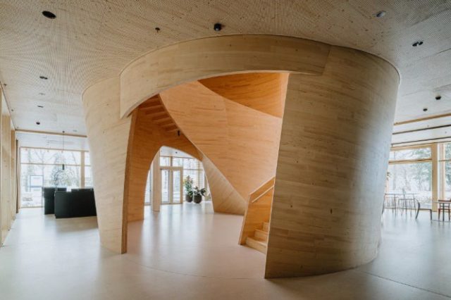 Curved CLT at the new "Stammhaus" of Blumer Lehmann - Wood magazine